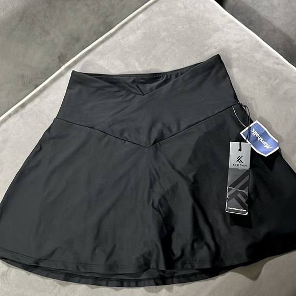 Kyodan | Other | Kyodan Black Skort Ps V Shape Waist With Flowy Skirt ...